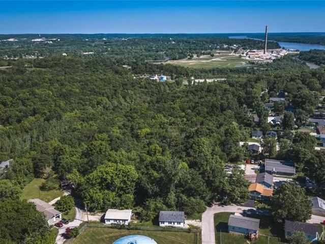 Stahl Dr, Crystal City, MO 63019