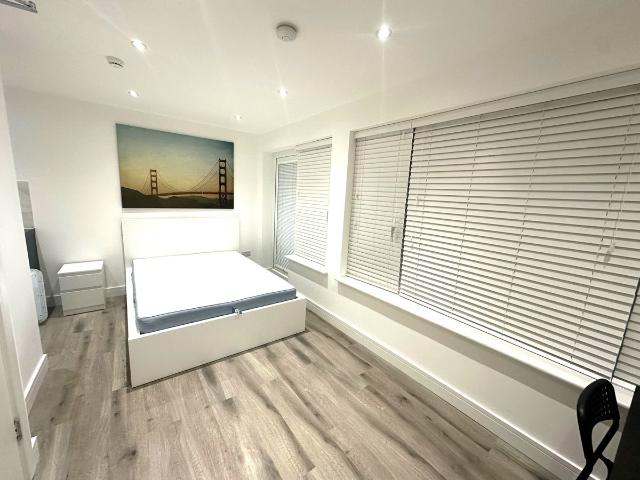 Staines Road East, Sunbury On Thames TW16, Room to rent, £800 pcm | PrimeLocation