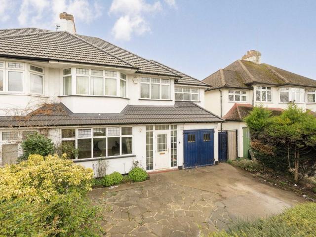 Staines Road East, Sunbury On Thames TW16, 4 bed property to rent, £2,795 pcm | PrimeLocation