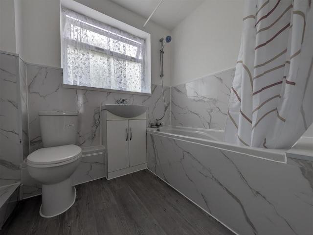 Staines Road, Feltham 2 bed house to rent £1,675 pcm £387 pw