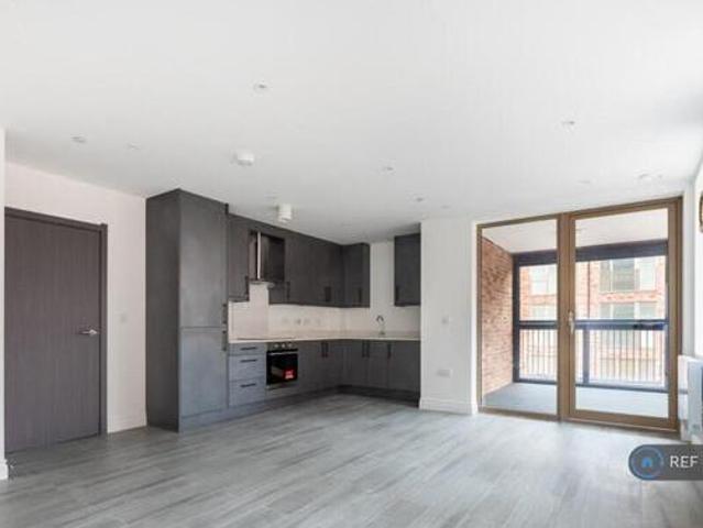 Staines Road, Hounslow, 2 Bedroom Flat