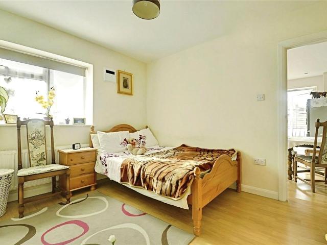 Staines Road, Hounslow TW4, Property to rent, £1,100 pcm | PrimeLocation