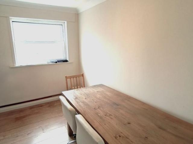 Staines Road, Hounslow TW4, 1 bed flat to rent, £1,275 pcm | PrimeLocation