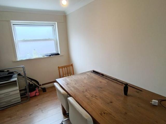 Staines Road, Hounslow TW4, 2 bed flat to rent, £1,275 pcm | PrimeLocation