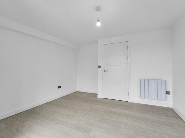 Staines Road, Hounslow TW14, 2 bed flat to rent, £2,000 pcm | PrimeLocation