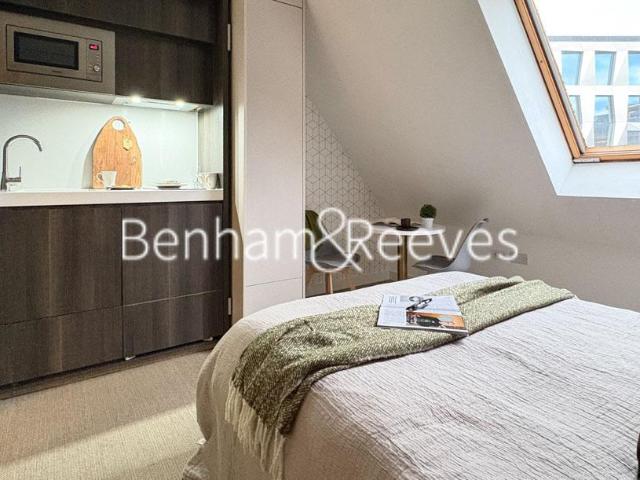 Staines Road, Hounslow TW3 Studio to rent £1,195 pcm £276 pw
