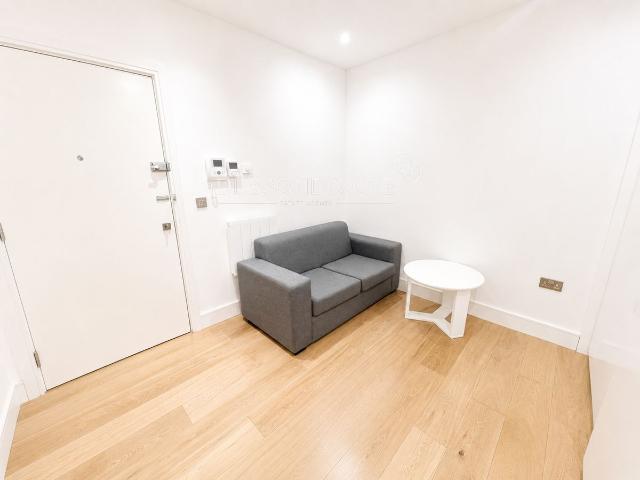 Staines Road, Hounslow TW3, 1 bed flat to rent, £1,150 pcm | PrimeLocation