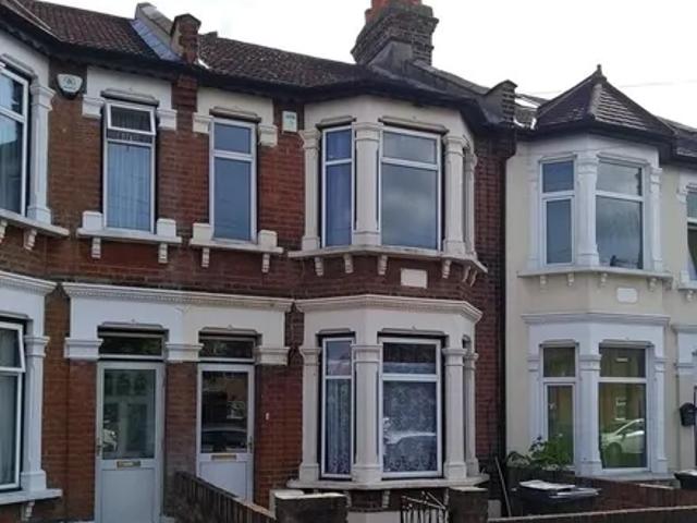 Staines Road, Loxford, London, IG1 2UX, United Kingdom | 3 bed townhouse for rent #140543785 | Rentberry