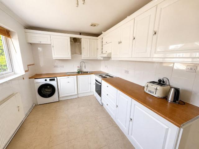 Staines Road, Staines Upon Thames TW18, 2 bed maisonette to rent, £1,600 pcm | PrimeLocation