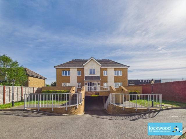 Staines Road West, Ashford TW15, 1 bed flat to rent, £1,250 pcm | PrimeLocation