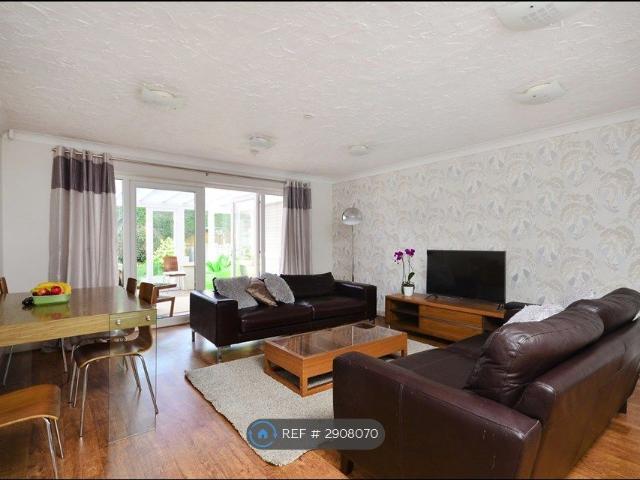 Staines Road West, Ashford TW15, Room to rent, £895 pcm | PrimeLocation