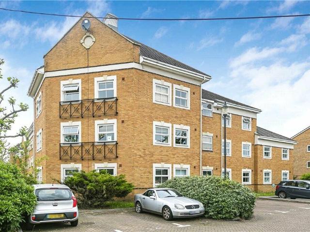Staines Road West, Sunbury On Thames TW16, 2 bed flat to rent, £1,650 pcm | PrimeLocation