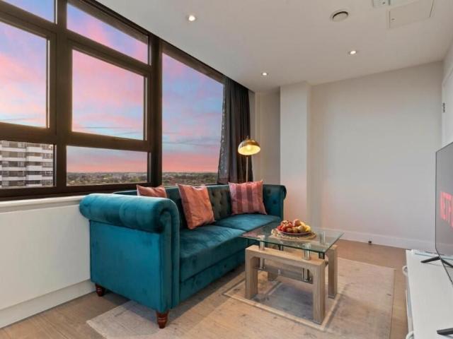 Staines Road West, Sunbury On Thames, Surrey TW16, 2 bed flat to rent, £1,600 pcm | PrimeLocation