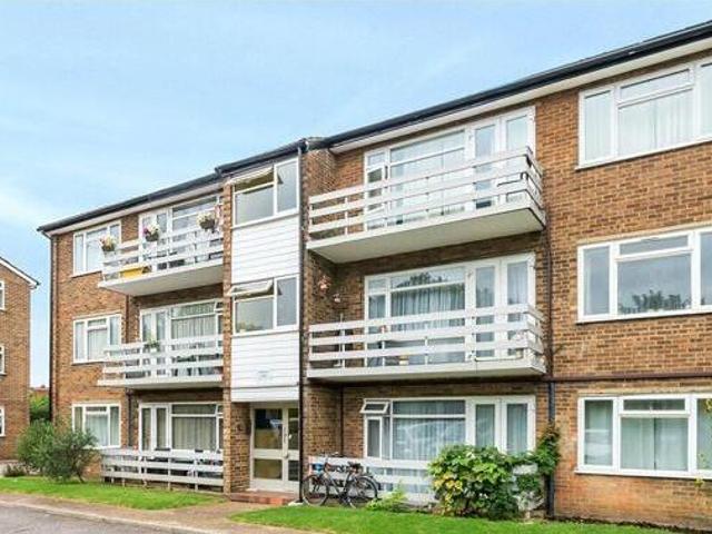 Staines Road, Twickenham, 2 Bedroom Apartment