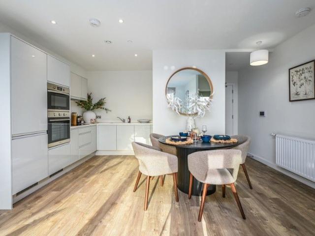 Staines, Surrey TW18, 1 bed flat to rent, £1,739 pcm | PrimeLocation