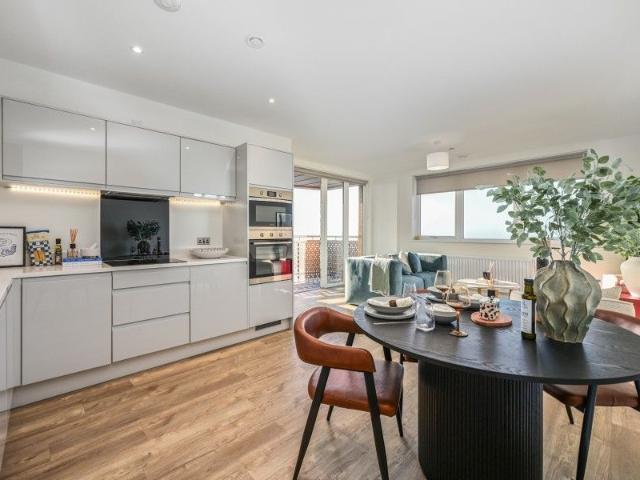 Staines, Surrey TW18, 2 bed flat to rent, £2,153 pcm | PrimeLocation