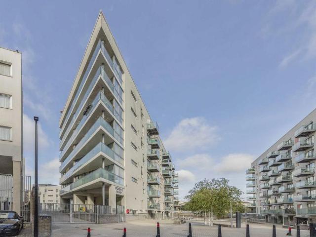 Stainsby Road, London E14 3 bed flat to rent £2,900 pcm £669 pw