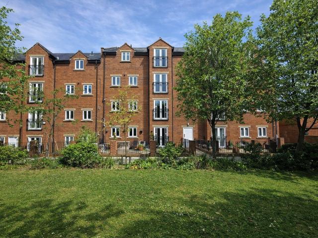 Stainthorpe Court, Battle Hill. 2 bed ground floor flat to rent £1,025 pcm £237 pw