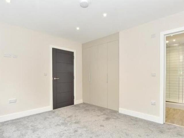Stakes Hill Road, Waterlooville, 2 Bedroom Ground