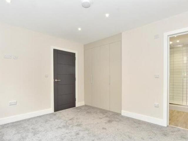 Stakes Hill Road, Waterlooville, 2 Bedroom Ground