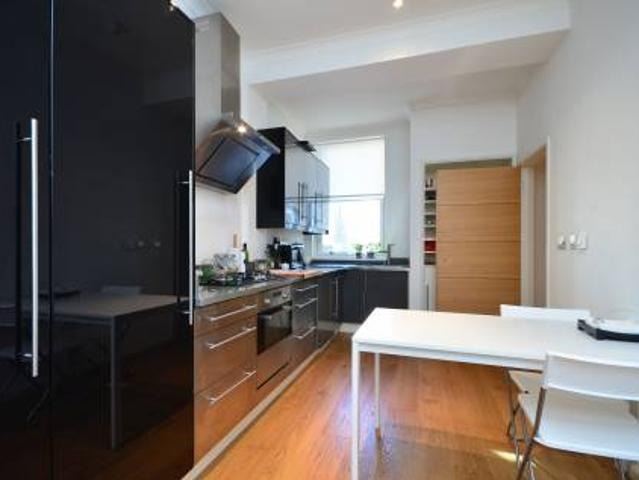 Stamford Brook 1, United_kingdom Room 4