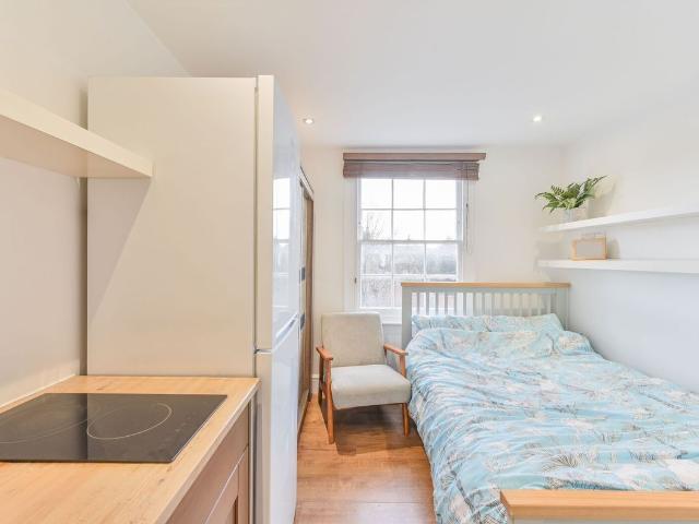 Stamford Brook Avenue, Stamford Brook, London W6, Studio to rent, £1,200 pcm | PrimeLocation