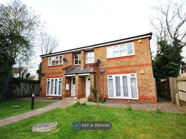 Stamford Court, Pinner HA5, 2 bed flat to rent, £1,950 pcm | PrimeLocation
