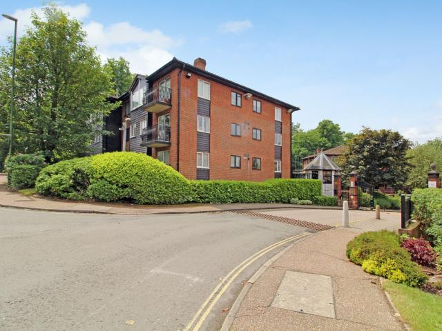 Stamford House, Great Heathmead, Haywards Heath, RH16