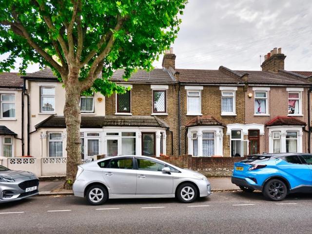 Stamford Road, East Ham, London, E6 4 bed terraced house to rent £2,750 pcm £635 pw