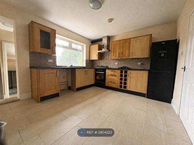 Stamford Road, Kettering NN16, 3 bed terraced house to rent, £1,400 pcm | PrimeLocation