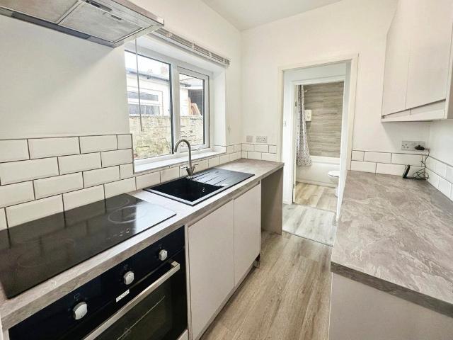 Stamford Street East, North Yorkshire. 2 bed terraced house to rent £1,095 pcm £253 pw