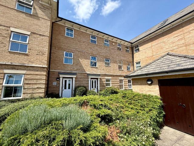 Stanbridge Road, Leighton Buzzard LU7, 2 bed flat to rent, £1,250 pcm | PrimeLocation