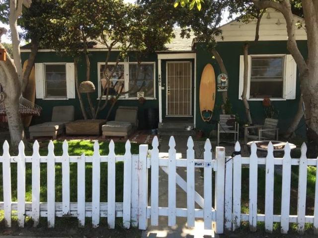 Standard 12x12 room near Venice canals