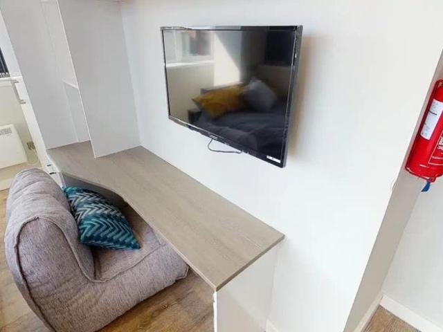 Standard Corner View