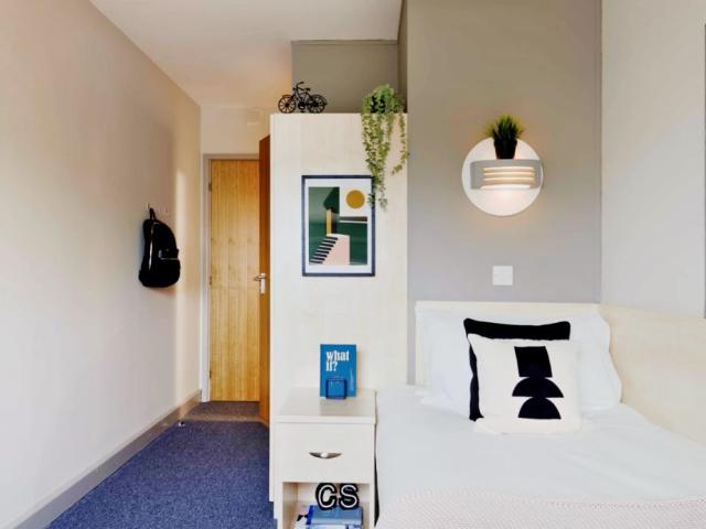 Standard En suite Single