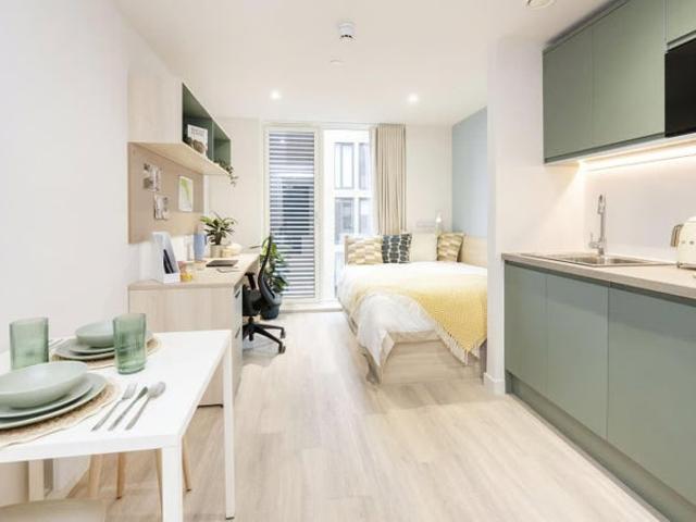 Standard Studio Parklands Long & short term
