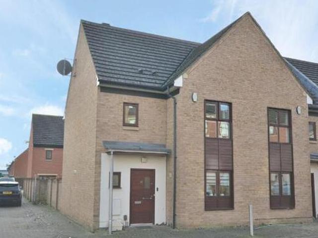 Standside, Northampton, 3 Bedroom End