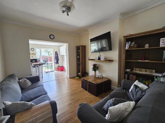 Stanford Way, London SW16 4 bed terraced house to rent £2,400 pcm £554 pw