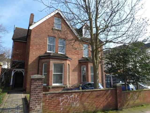 Stanford Avenue, Brighton 2 bed flat to rent £1,600 pcm £369 pw