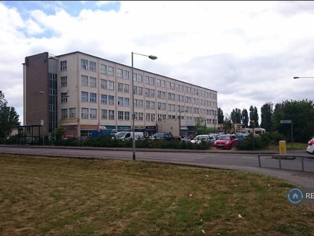 Stanford House, Tilbury, Essex, RM18 1 bed flat to rent £1,000 pcm £231 pw