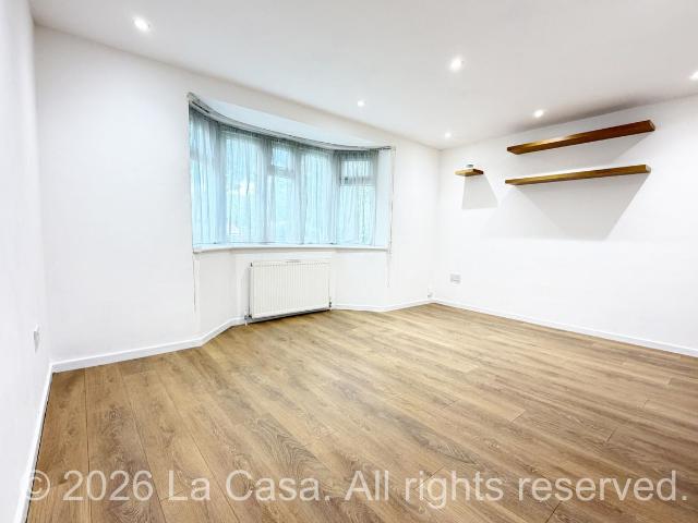 Stanford House, West Wickham, West Wickham, Kent BR4, 1 bed flat to rent, £1,350 pcm | PrimeLocation