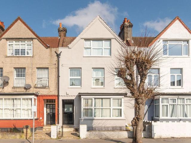 Stanford Road, Norbury, London SW16, Room to rent, £950 pcm | PrimeLocation