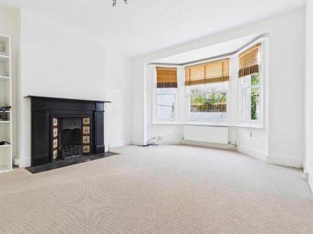 Stanford Road, Brighton 2 bed flat to rent £1,475 pcm £340 pw