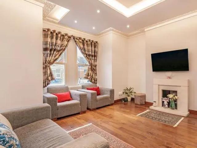 Stanfield Dry Cleaners, 153 Franciscan Road, London, SW17 8DS, United Kingdom | 2 bed house for rent #168043806 | Rentberry