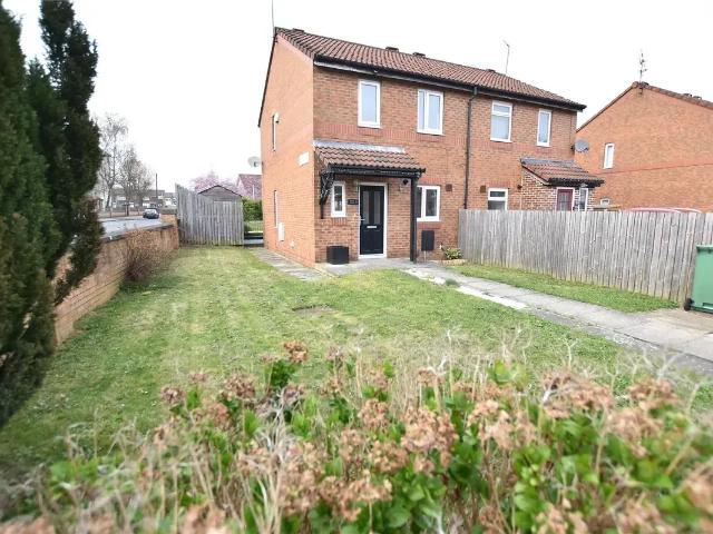 Stanks Drive, Leeds LS14, 2 bed property to rent, £1,200 pcm | PrimeLocation