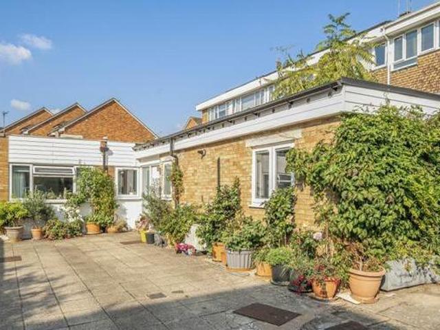 Stanhope Gardens, Mill Hill, 3 Bedroom Detached