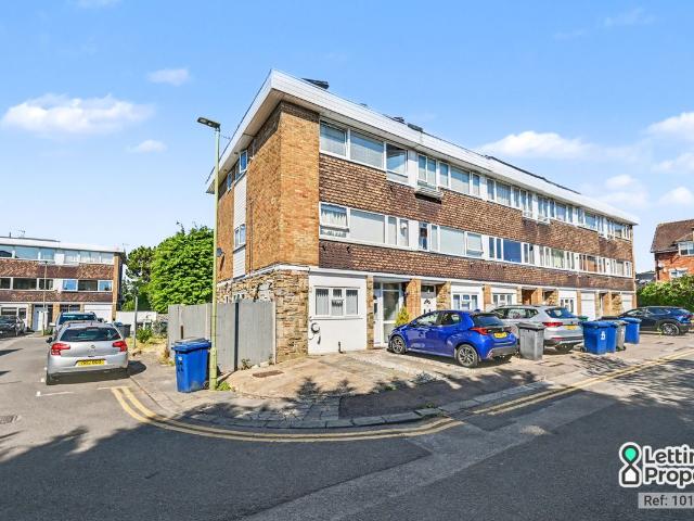 Stanhope Gardens, London, Greater London NW7, 1 bed flat to rent, £1,400 pcm | PrimeLocation