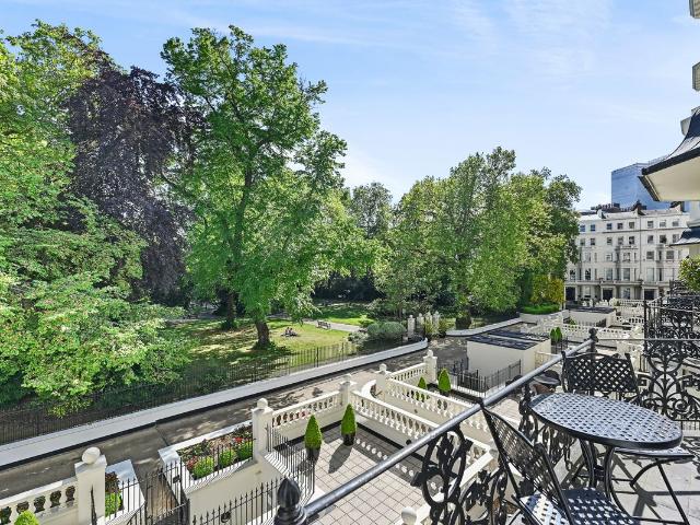 Stanhope Gardens, London SW7, 3 bed flat to rent, £17,767 pcm | PrimeLocation