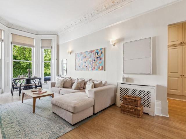 Stanhope Gardens, South Kensington. 1 bed flat to rent £5,000 pcm £1,154 pw