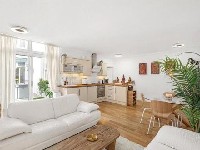 Stanhope Gardens, South Kensington, 2 Bedroom Flat